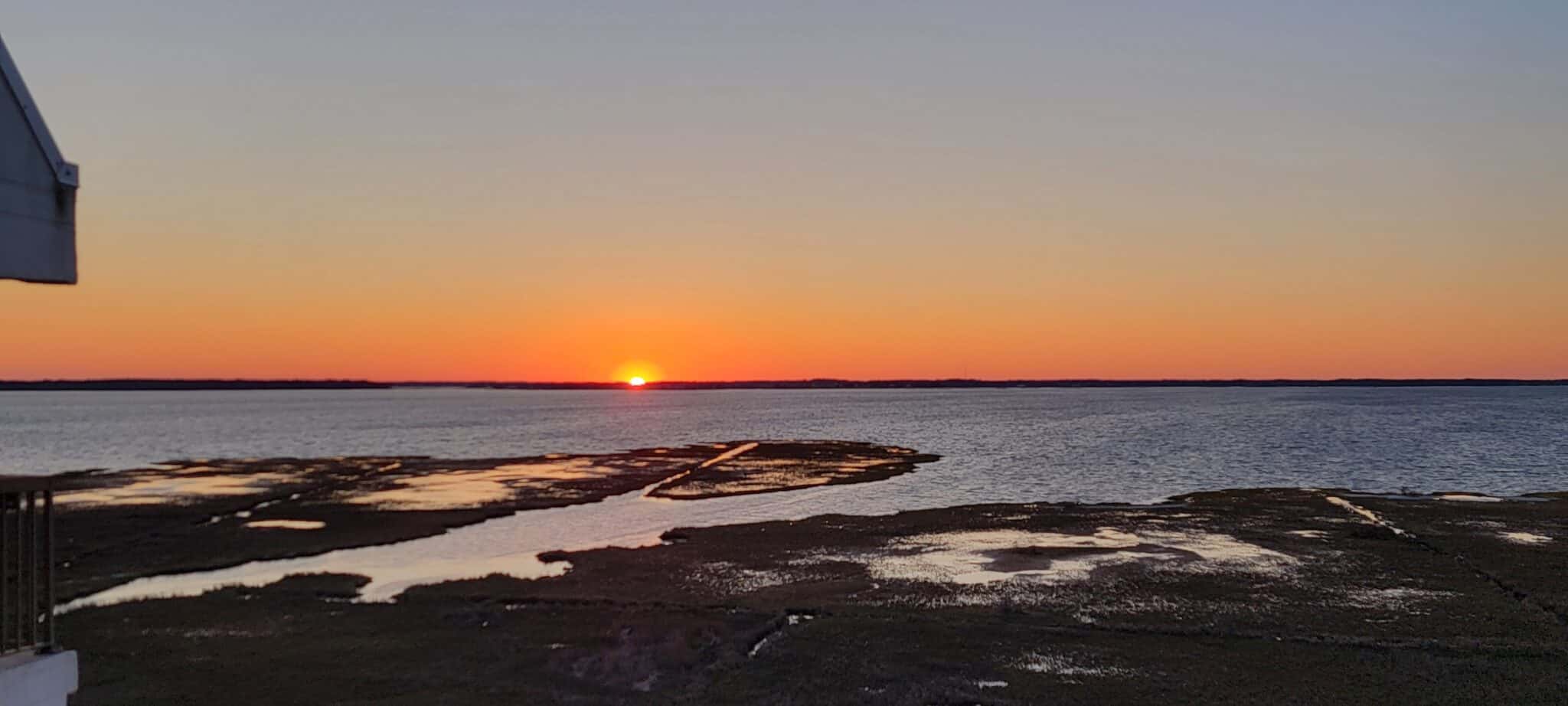 Capturing Sunsets: Finding Beauty and Hope in Every Moment - Susan G ...